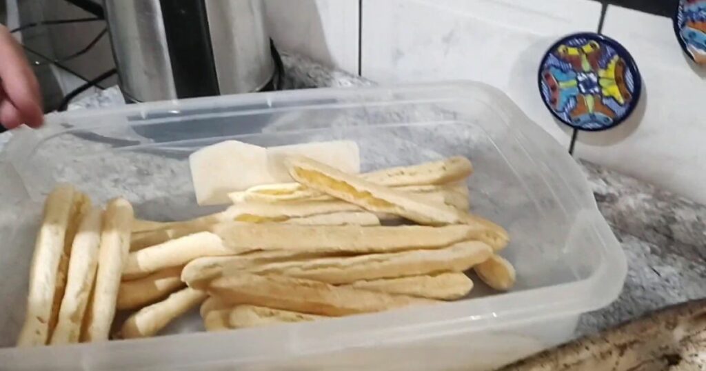 Receita Fácil de Biscoito de Polvilho Azedo Assado