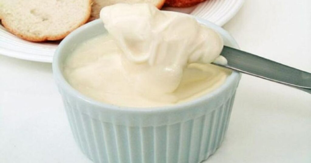 Requeijão Cremoso: Como Fazer em Casa com Apenas 2 Ingredientes!
